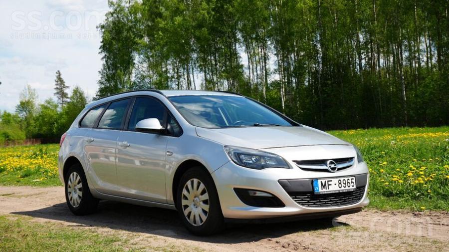 Grey Opel Astra 2014 in Riga, with an engine capacity of 1.60 L and mileage of 225 thousand km for 2400 €, photo 1 on AUTOMOTO.COM.LV