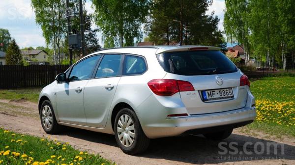 Pelēks Opel Astra 2014 Rīga, ar dzinēja tilpumu 1.60 L un nobraukumu 225 tūkst. km par 2400 €, foto 2 vietnē AUTOMOTO.COM.LV