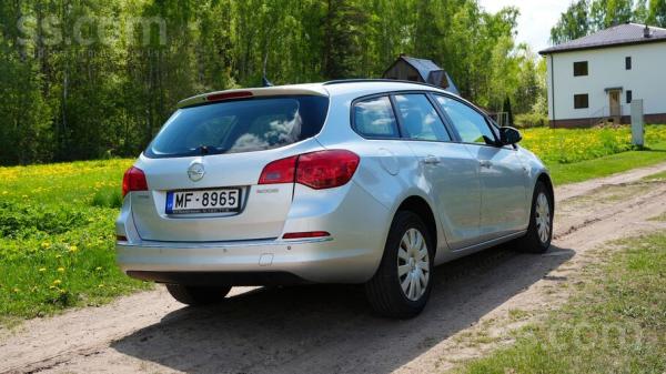 Pelēks Opel Astra 2014 Rīga, ar dzinēja tilpumu 1.60 L un nobraukumu 225 tūkst. km par 2400 €, foto 3 vietnē AUTOMOTO.COM.LV