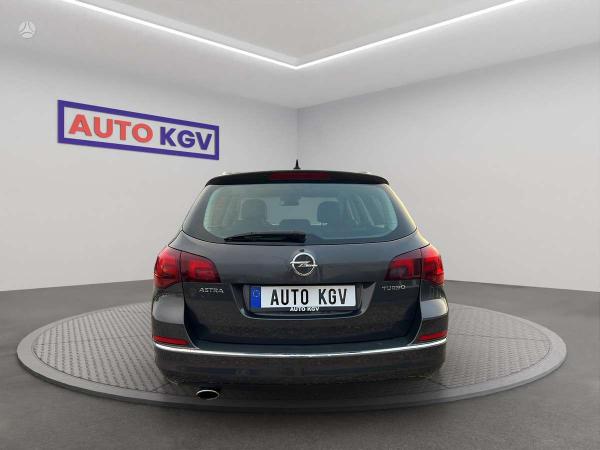 Grey Opel Astra 2014 in Kaunas, with an engine capacity of 1.40 L and mileage of 149 thousand km for 7499 €, photo 4 on AUTOMOTO.COM.LV