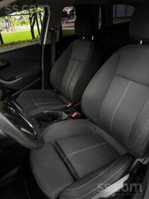 Grey Opel Astra 2014 in Riga, with an engine capacity of 1.60 L and mileage of 262 thousand km for 3400 €, photo 12 on AUTOMOTO.COM.LV