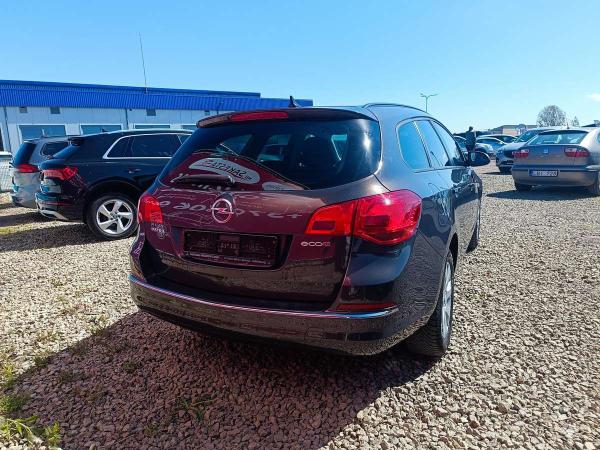 Grey Opel Astra 2014 in Kretinga, with an engine capacity of 1.60 L and mileage of 257 thousand km for 4250 €, photo 6 on AUTOMOTO.COM.LV