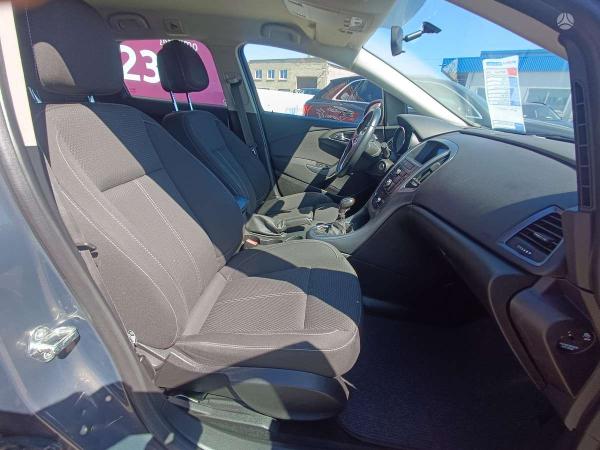 Grey Opel Astra 2014 in Kretinga, with an engine capacity of 1.60 L and mileage of 257 thousand km for 4250 €, photo 8 on AUTOMOTO.COM.LV