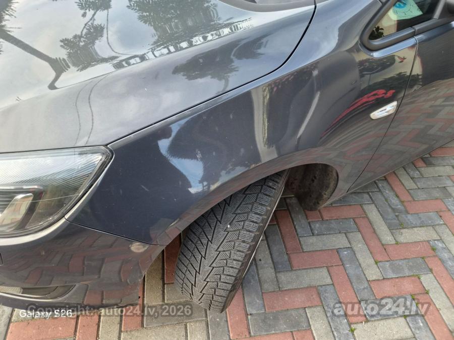 Grey Opel Astra 2014 in Tartu, with an engine capacity of 1.60 L and mileage of 268 thousand km for 4999 €, photo 3 on AUTOMOTO.COM.LV