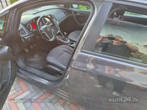 Grey Opel Astra 2014 in Tartu, with an engine capacity of 1.60 L and mileage of 268 thousand km for 4999 €, photo 5 on AUTOMOTO.COM.LV