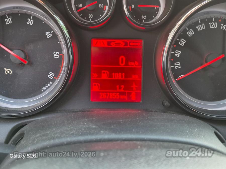 Grey Opel Astra 2014 in Tartu, with an engine capacity of 1.60 L and mileage of 268 thousand km for 4999 €, photo 6 on AUTOMOTO.COM.LV