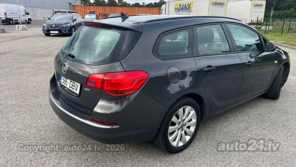 Grey Opel Astra 2014 in Tallinn, with an engine capacity of 1.70 L and mileage of 281 thousand km for 4180 €, photo 4 on AUTOMOTO.COM.LV