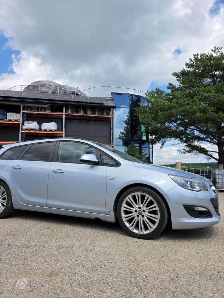 Pelēks Opel Astra 2014 Kauņa, ar dzinēja tilpumu 1.96 L un nobraukumu 289 tūkst. km par 5250 €, foto 3 vietnē AUTOMOTO.COM.LV