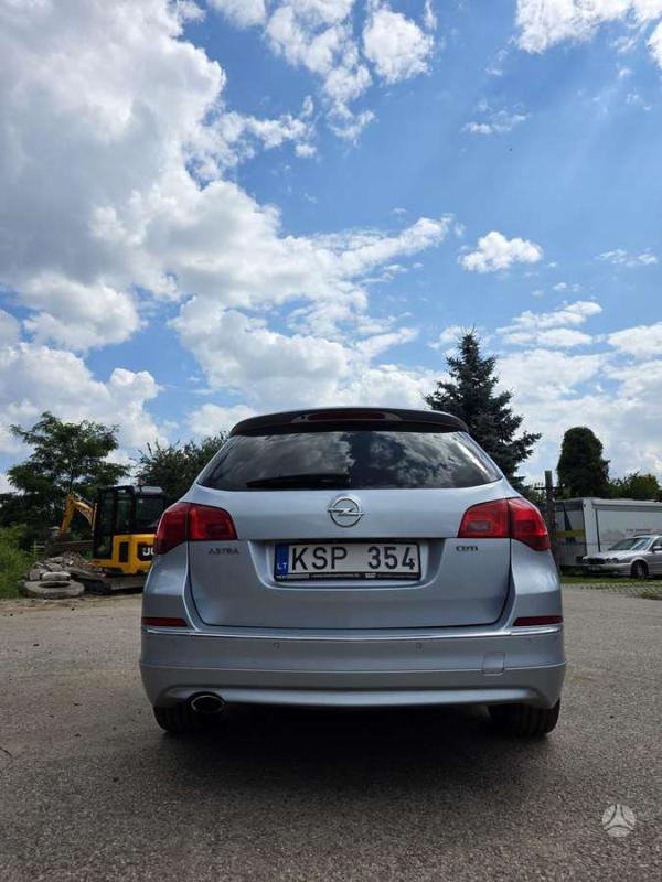Pelēks Opel Astra 2014 Kauņa, ar dzinēja tilpumu 1.96 L un nobraukumu 289 tūkst. km par 5250 €, foto 4 vietnē AUTOMOTO.COM.LV