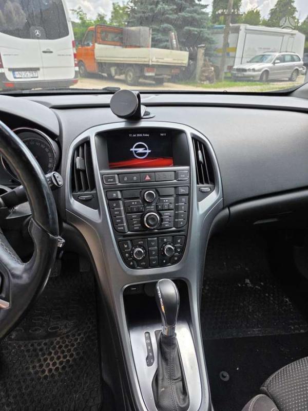 Pelēks Opel Astra 2014 Kauņa, ar dzinēja tilpumu 1.96 L un nobraukumu 289 tūkst. km par 5250 €, foto 5 vietnē AUTOMOTO.COM.LV