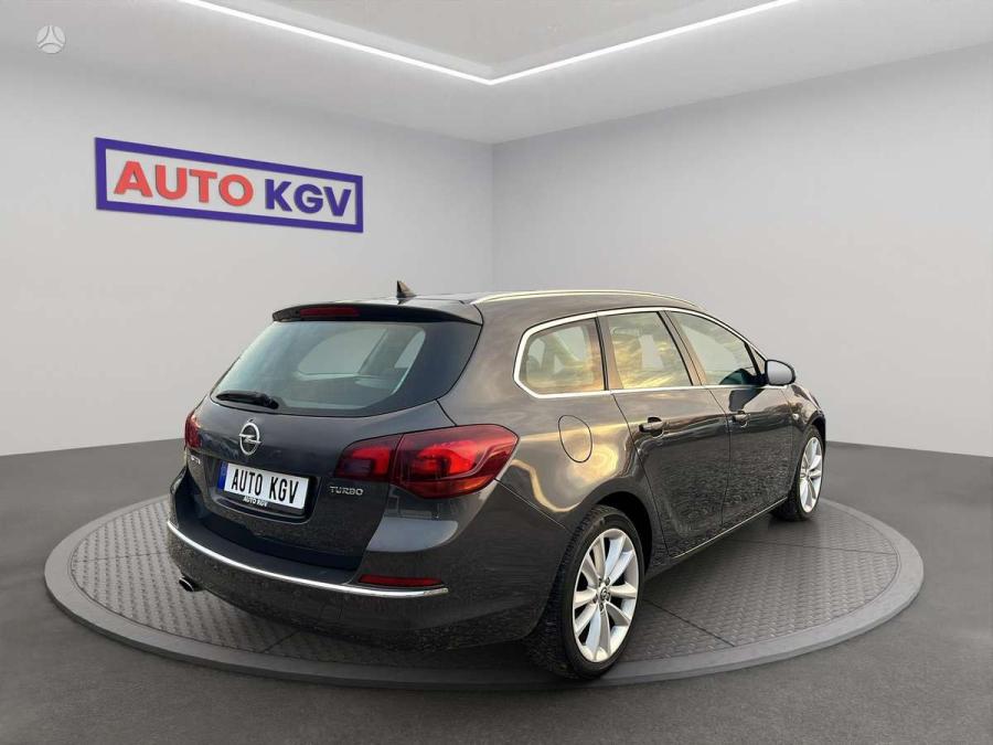 Grey Opel Astra 2014 in Kaunas, with an engine capacity of 1.40 L and mileage of 149 thousand km for 6499 €, photo 6 on AUTOMOTO.COM.LV