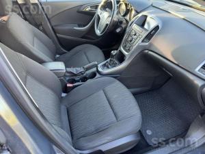 Grey Opel Astra 2014 in Riga, with an engine capacity of 1.70 L and mileage of 313 thousand km for 3300 €, photo 17 on AUTOMOTO.COM.LV