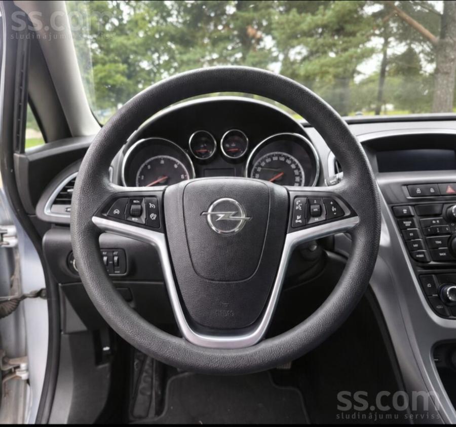 Pelēks Opel Astra 2014 Rīga, ar dzinēja tilpumu 1.70 L un nobraukumu 217 tūkst. km par 3450 €, foto 3 vietnē AUTOMOTO.COM.LV