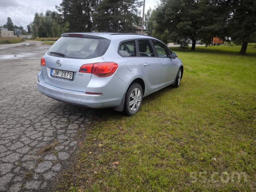 Pelēks Opel Astra 2014 Rīga, ar dzinēja tilpumu 1.70 L un nobraukumu 217 tūkst. km par 3450 €, foto 4 vietnē AUTOMOTO.COM.LV