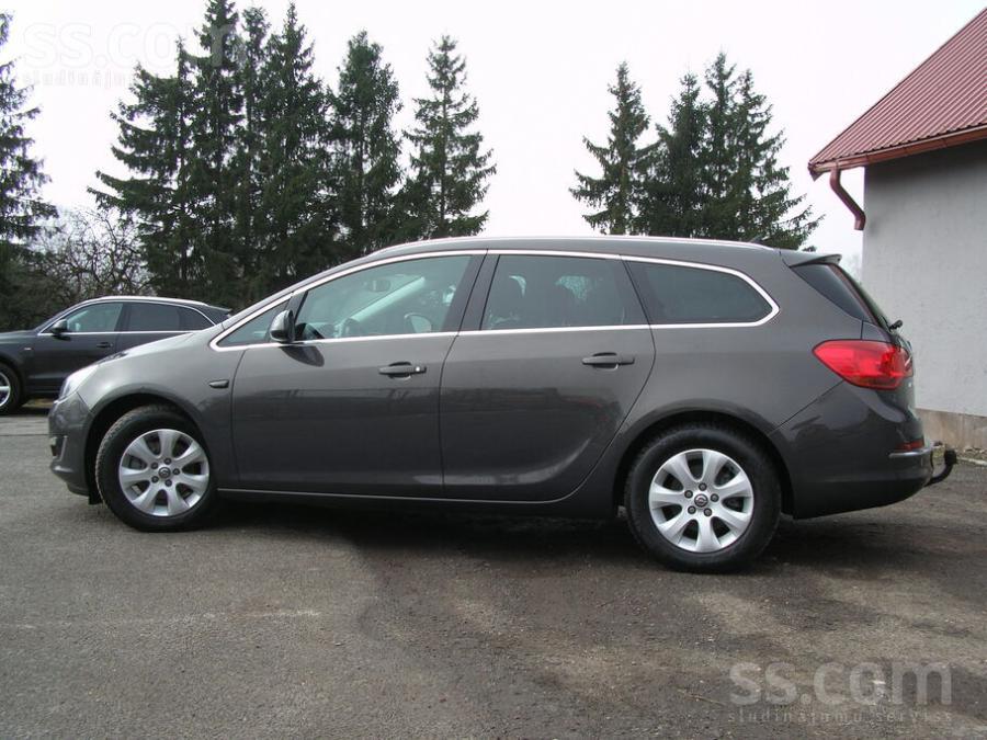 Grey Opel Astra 2014 in Riga, with an engine capacity of 1.70 L and mileage of 231 thousand km for 5850 €, photo 5 on AUTOMOTO.COM.LV