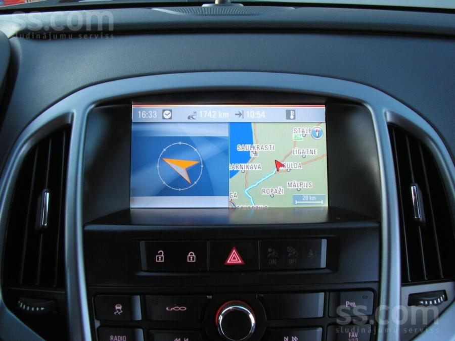 Grey Opel Astra 2014 in Riga, with an engine capacity of 1.70 L and mileage of 231 thousand km for 5850 €, photo 16 on AUTOMOTO.COM.LV
