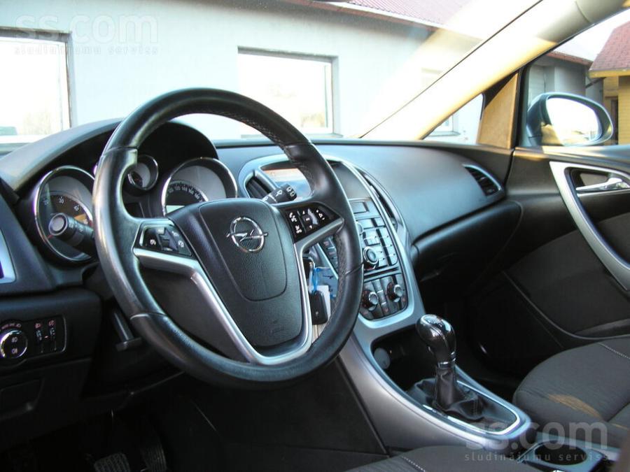 Grey Opel Astra 2014 in Riga, with an engine capacity of 1.70 L and mileage of 231 thousand km for 5850 €, photo 17 on AUTOMOTO.COM.LV