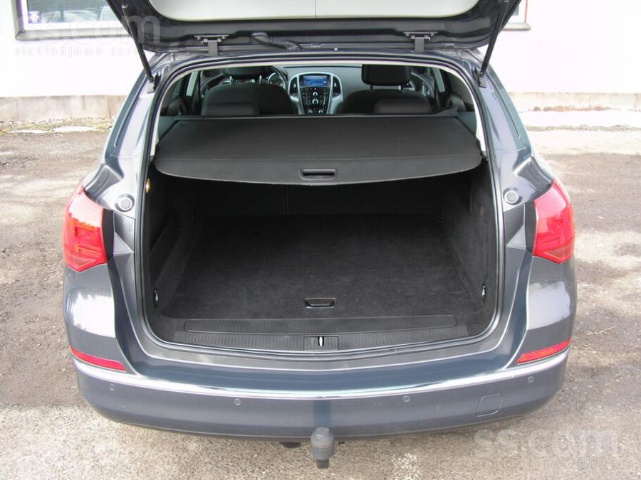 Grey Opel Astra 2014 in Riga, with an engine capacity of 1.70 L and mileage of 231 thousand km for 5850 €, photo 20 on AUTOMOTO.COM.LV