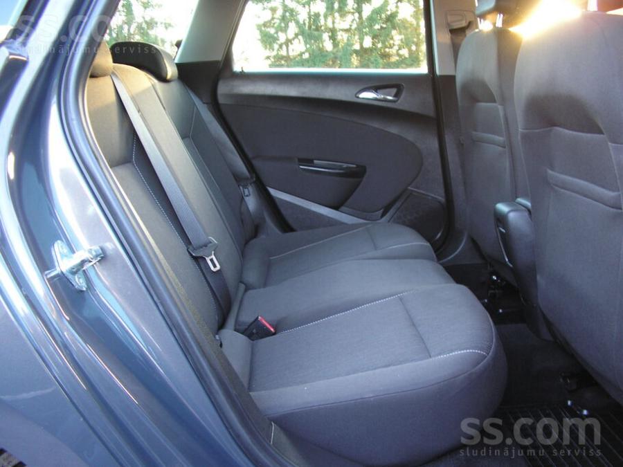 Grey Opel Astra 2014 in Riga, with an engine capacity of 1.70 L and mileage of 231 thousand km for 5850 €, photo 22 on AUTOMOTO.COM.LV