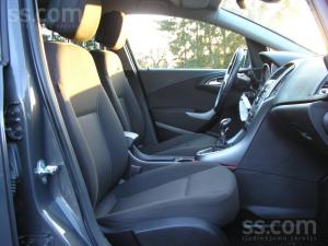 Grey Opel Astra 2014 in Riga, with an engine capacity of 1.70 L and mileage of 231 thousand km for 5850 €, photo 23 on AUTOMOTO.COM.LV