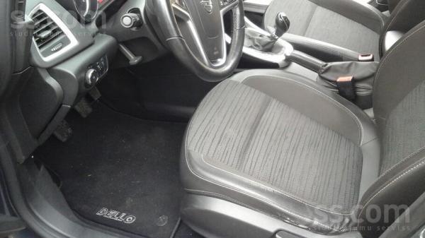 Grey Opel Astra 2014 in Ogre, with an engine capacity of 1.60 L and mileage of 172 thousand km for 4950 €, photo 7 on AUTOMOTO.COM.LV