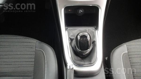 Grey Opel Astra 2014 in Ogre, with an engine capacity of 1.60 L and mileage of 172 thousand km for 4950 €, photo 9 on AUTOMOTO.COM.LV