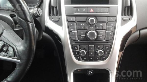 Grey Opel Astra 2014 in Ogre, with an engine capacity of 1.60 L and mileage of 172 thousand km for 4950 €, photo 10 on AUTOMOTO.COM.LV
