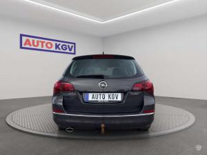 Grey Opel Astra 2014 in Kaunas, with an engine capacity of 1.40 L and mileage of 249 thousand km for 4499 €, photo 5 on AUTOMOTO.COM.LV