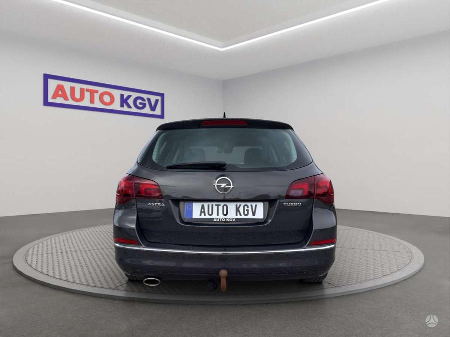 Grey Opel Astra 2014 in Kaunas, with an engine capacity of 1.40 L and mileage of 249 thousand km for 4499 €, photo 5 on AUTOMOTO.COM.LV