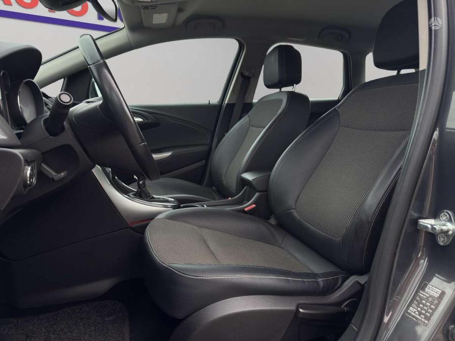 Grey Opel Astra 2014 in Kaunas, with an engine capacity of 1.40 L and mileage of 249 thousand km for 4499 €, photo 15 on AUTOMOTO.COM.LV