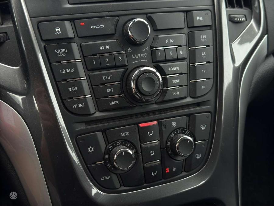 Grey Opel Astra 2014 in Kaunas, with an engine capacity of 1.40 L and mileage of 249 thousand km for 4499 €, photo 17 on AUTOMOTO.COM.LV