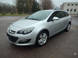 Grey Opel Astra 2015 in Vilkaviskis, with an engine capacity of 1.60 L and mileage of 211 thousand km for 4500 €, photo 3 on AUTOMOTO.COM.LV