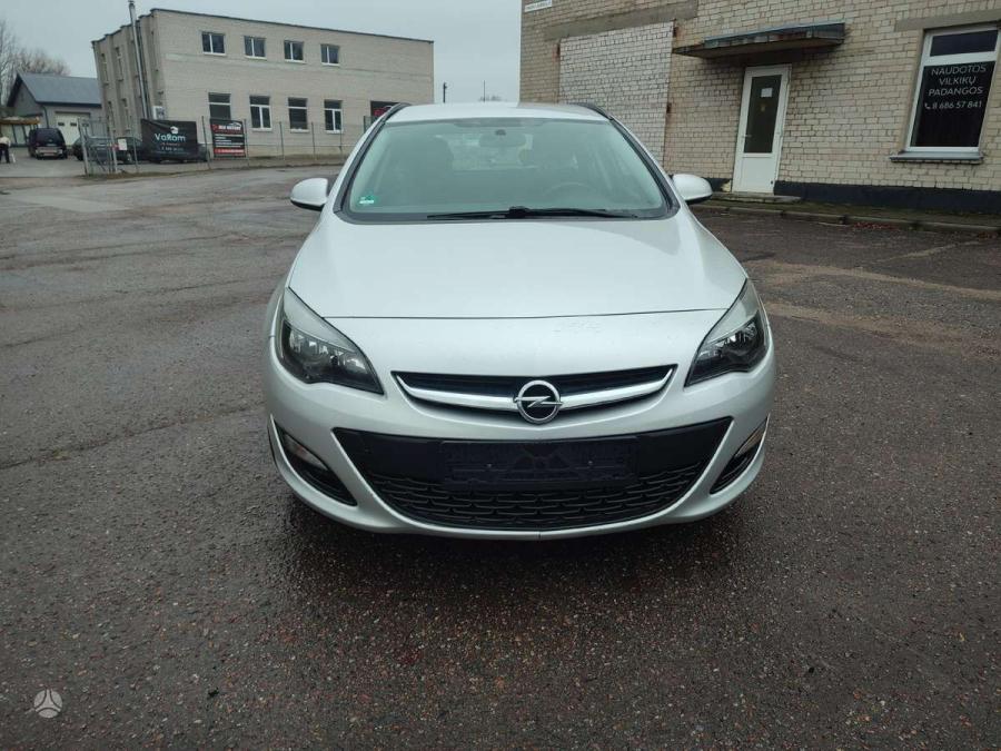 Grey Opel Astra 2015 in Vilkaviskis, with an engine capacity of 1.60 L and mileage of 211 thousand km for 4500 €, photo 4 on AUTOMOTO.COM.LV