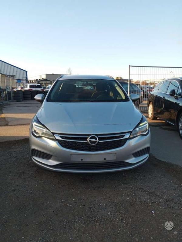 Pelēks Opel Astra 2015 Viļņa, ar dzinēja tilpumu 1.60 L un nobraukumu 238 tūkst. km par 4600 €, foto 3 vietnē AUTOMOTO.COM.LV