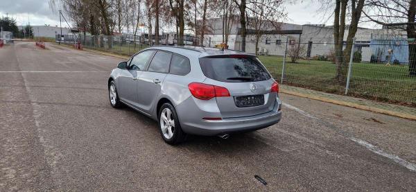 Pelēks Opel Astra 2015 Marijampole, ar dzinēja tilpumu 1.96 L un nobraukumu 250 tūkst. km par 3800 €, foto 4 vietnē AUTOMOTO.COM.LV
