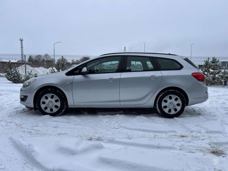 Pelēks Opel Astra 2015 Šauļi, ar dzinēja tilpumu 1.60 L un nobraukumu 338 tūkst. km par 3700 €, foto 4 vietnē AUTOMOTO.COM.LV