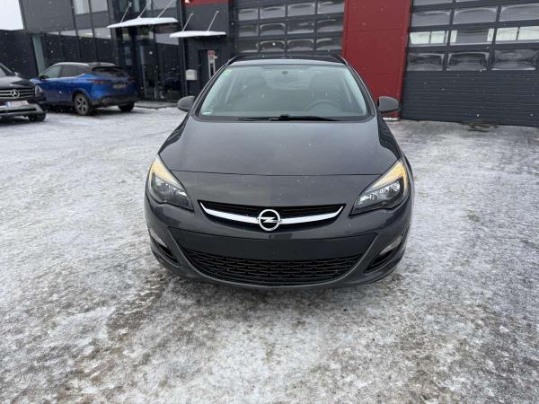 Grey Opel Astra 2015 in Kaunas, with an engine capacity of 1.60 L and mileage of 174 thousand km for 3700 €, photo 2 on AUTOMOTO.COM.LV