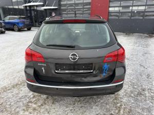 Grey Opel Astra 2015 in Kaunas, with an engine capacity of 1.60 L and mileage of 174 thousand km for 3700 €, photo 6 on AUTOMOTO.COM.LV