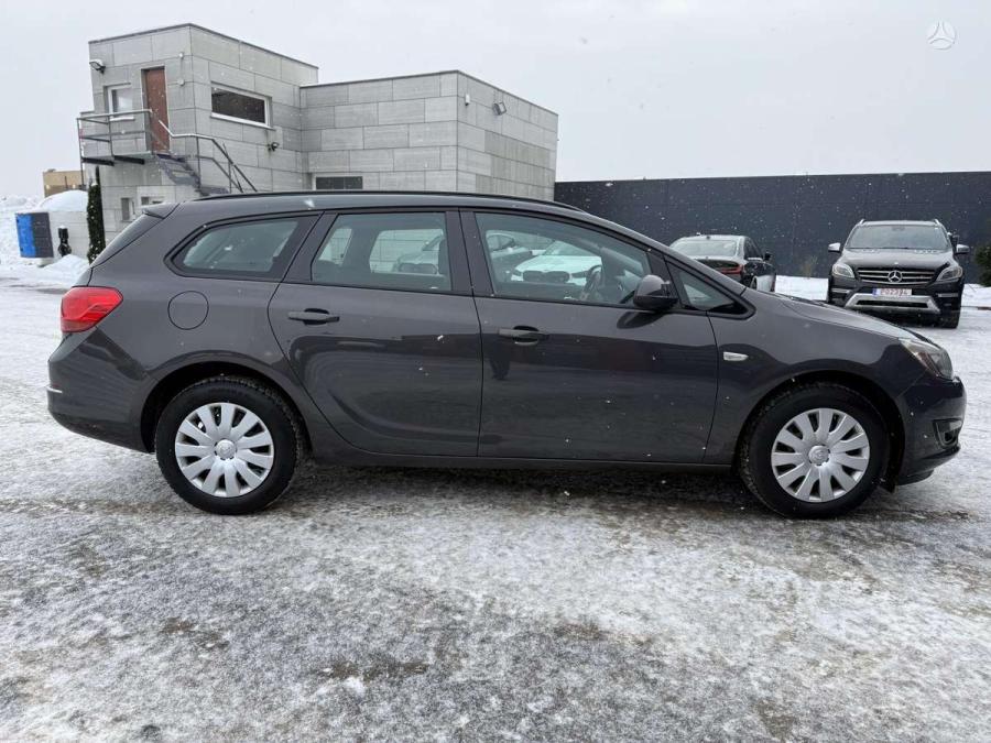 Grey Opel Astra 2015 in Kaunas, with an engine capacity of 1.60 L and mileage of 174 thousand km for 3700 €, photo 8 on AUTOMOTO.COM.LV