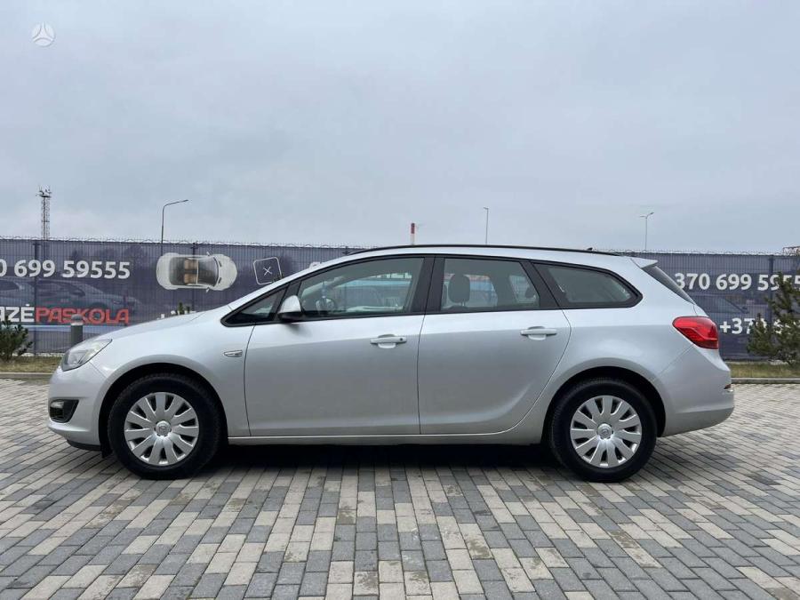 Grey Opel Astra 2015 in Siauliai, with an engine capacity of 1.60 L and mileage of 275 thousand km for 4200 €, photo 5 on AUTOMOTO.COM.LV