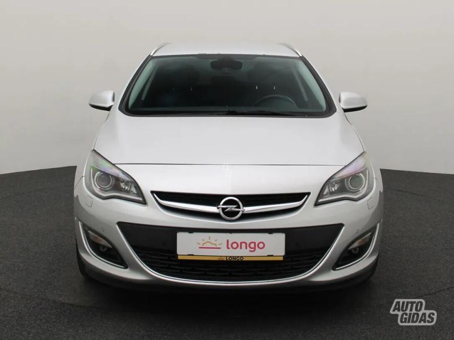 Grey Opel Astra 2015 in Vilnius, with an engine capacity of 1.40 L and mileage of 175 thousand km for 6499 €, photo 4 on AUTOMOTO.COM.LV