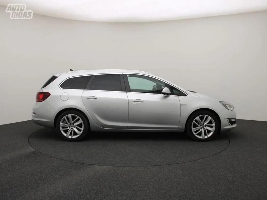 Grey Opel Astra 2015 in Vilnius, with an engine capacity of 1.40 L and mileage of 175 thousand km for 6499 €, photo 10 on AUTOMOTO.COM.LV