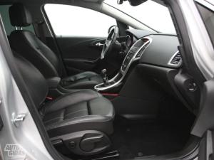 Grey Opel Astra 2015 in Vilnius, with an engine capacity of 1.40 L and mileage of 175 thousand km for 6499 €, photo 15 on AUTOMOTO.COM.LV