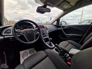 Grey Opel Astra 2015 in Vilnius, with an engine capacity of 1.60 L and mileage of 256 thousand km for 4999 €, photo 13 on AUTOMOTO.COM.LV
