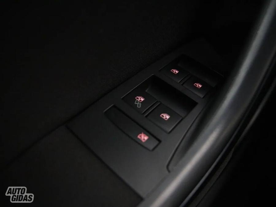 Pelēks Opel Astra 2015 Viļņa, ar dzinēja tilpumu 1.60 L un nobraukumu 229 tūkst. km par 5499 €, foto 26 vietnē AUTOMOTO.COM.LV
