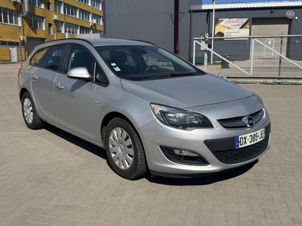 Grey Opel Astra 2015 in Taurage, with an engine capacity of 1.60 L and mileage of 235 thousand km for 3350 €, photo 2 on AUTOMOTO.COM.LV