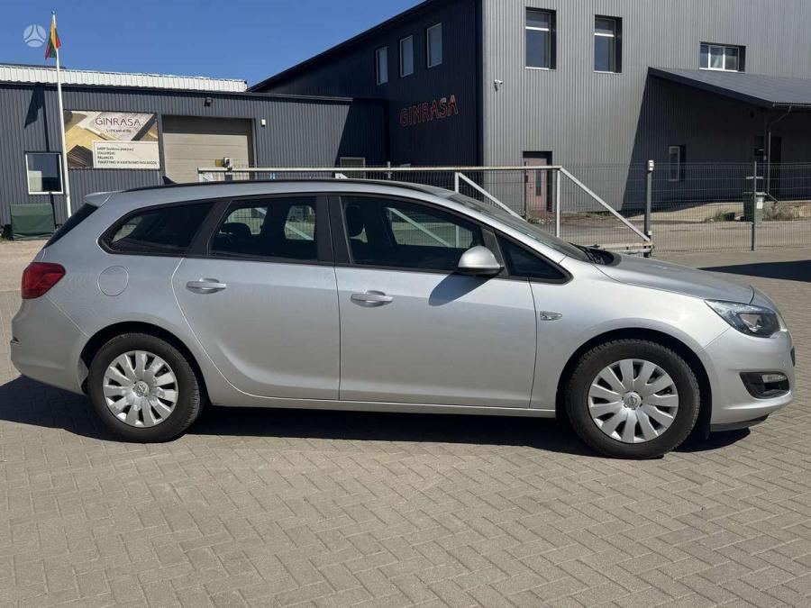 Pelēks Opel Astra 2015 Tauragė, ar dzinēja tilpumu 1.60 L un nobraukumu 235 tūkst. km par 3350 €, foto 4 vietnē AUTOMOTO.COM.LV