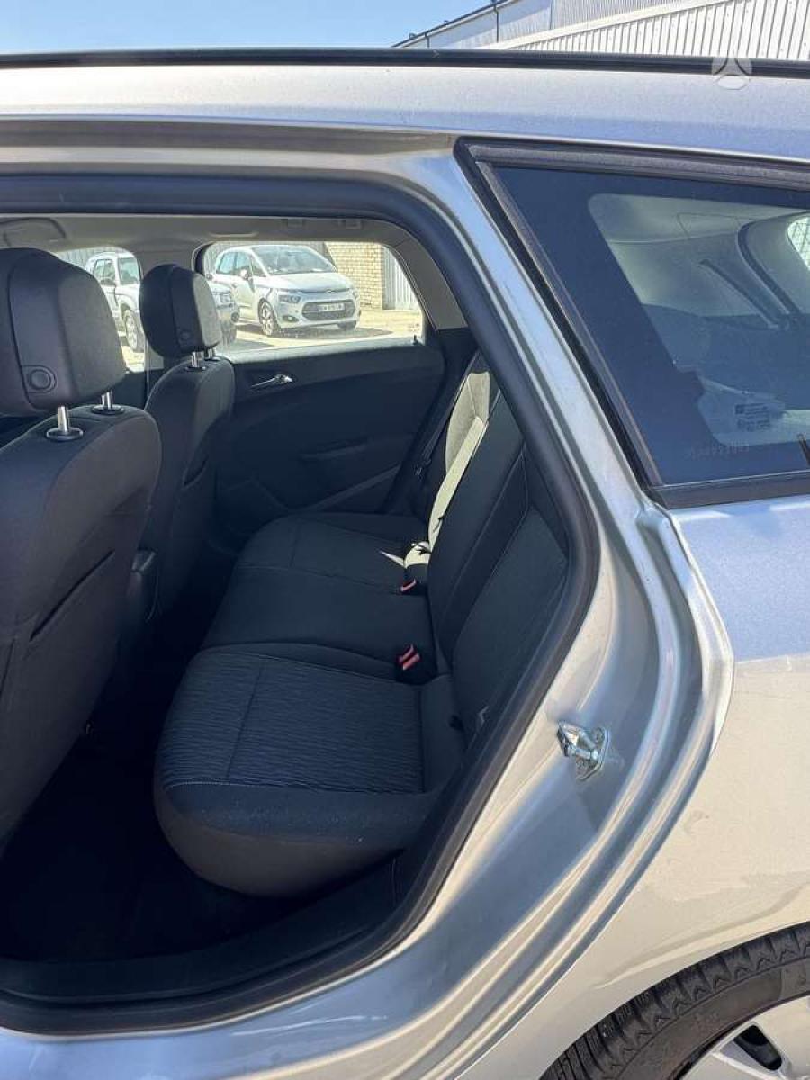 Pelēks Opel Astra 2015 Tauragė, ar dzinēja tilpumu 1.60 L un nobraukumu 235 tūkst. km par 3350 €, foto 8 vietnē AUTOMOTO.COM.LV