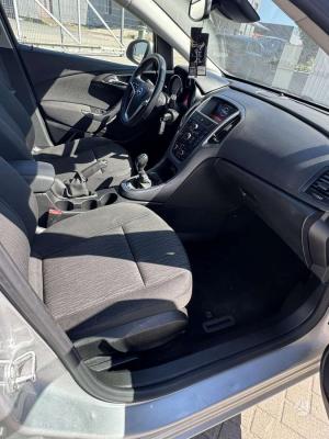 Pelēks Opel Astra 2015 Tauragė, ar dzinēja tilpumu 1.60 L un nobraukumu 235 tūkst. km par 3350 €, foto 12 vietnē AUTOMOTO.COM.LV