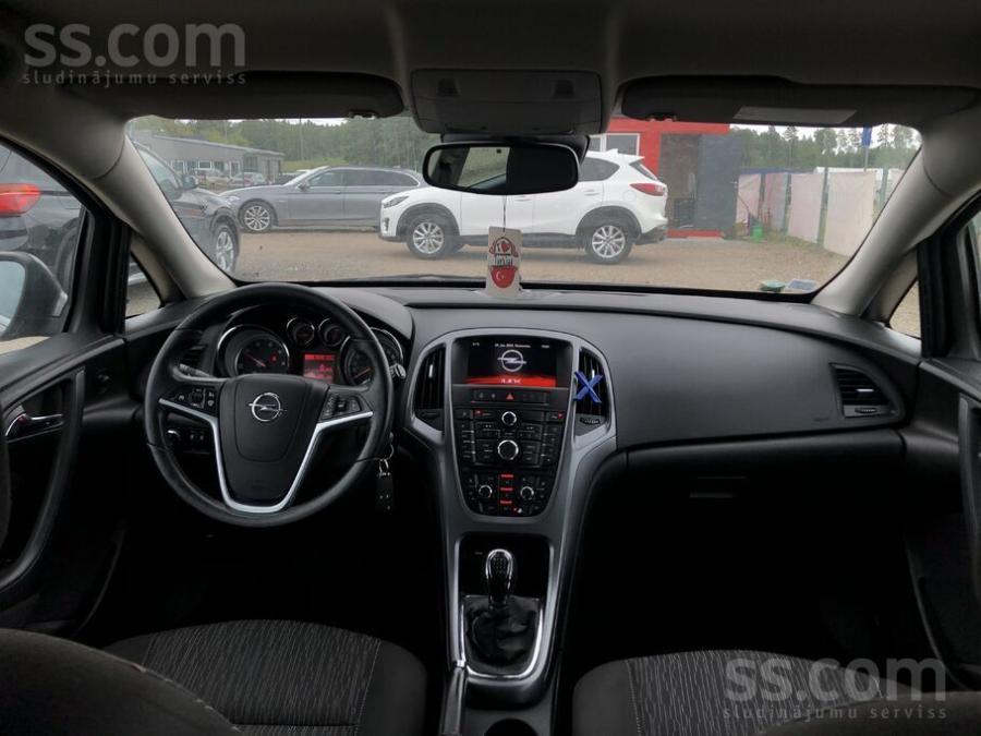 Grey Opel Astra 2015 in Cesis, with an engine capacity of 1.60 L and mileage of 0 thousand km for 4700 €, photo 6 on AUTOMOTO.COM.LV